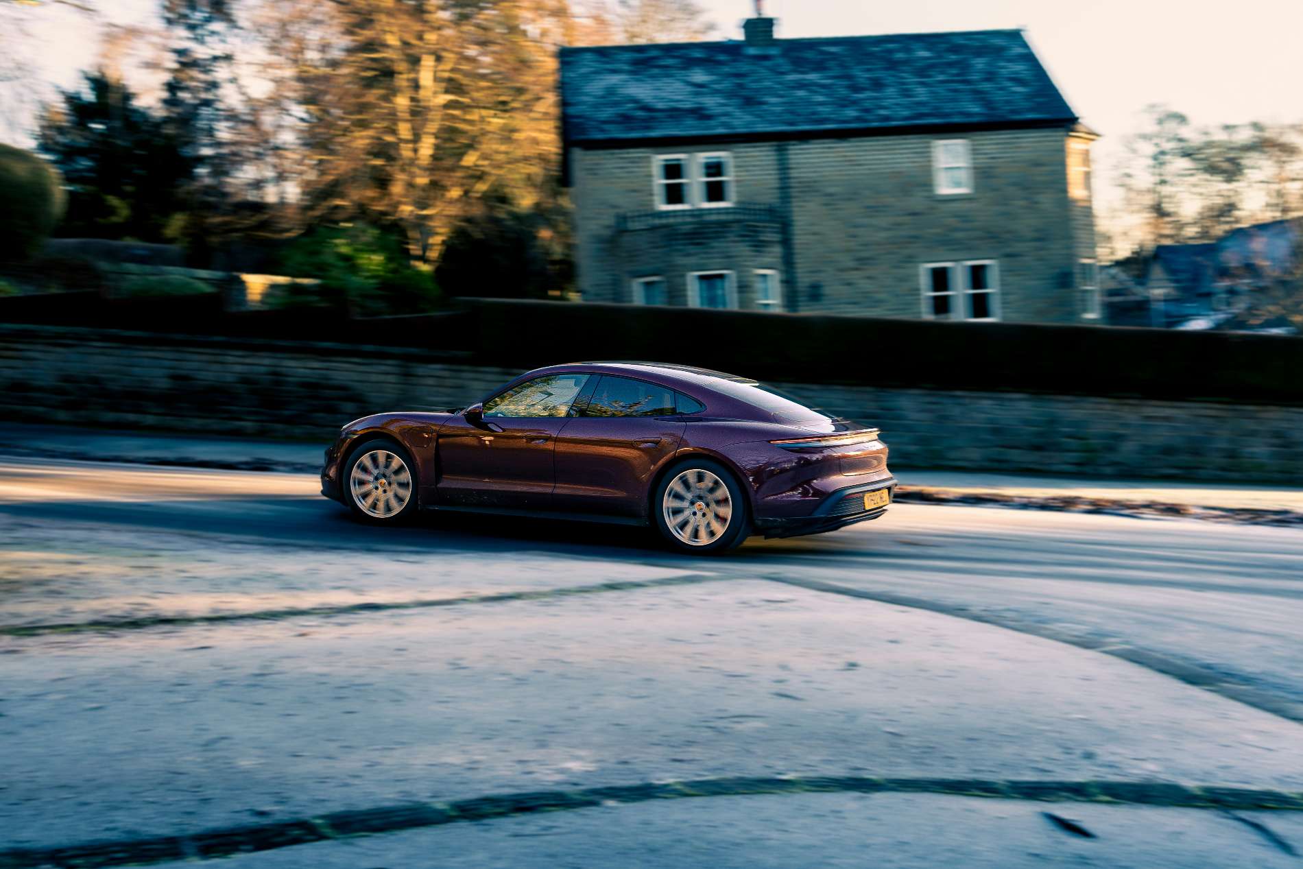 Speed Limits: Are UK Roads Stuck in the Slow Lane? - ROADS AHEAD